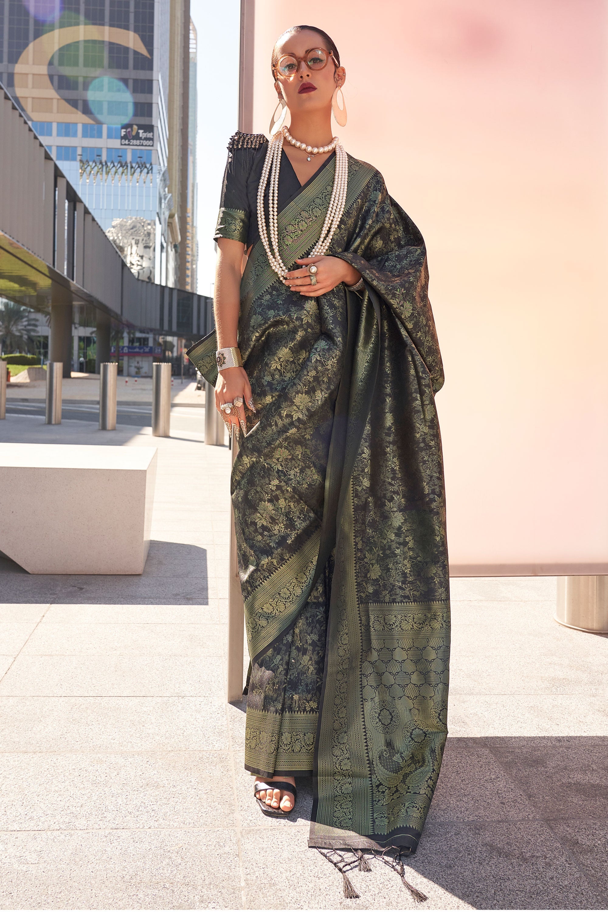 Black Color Beatific Look Handloom Weaving Saree